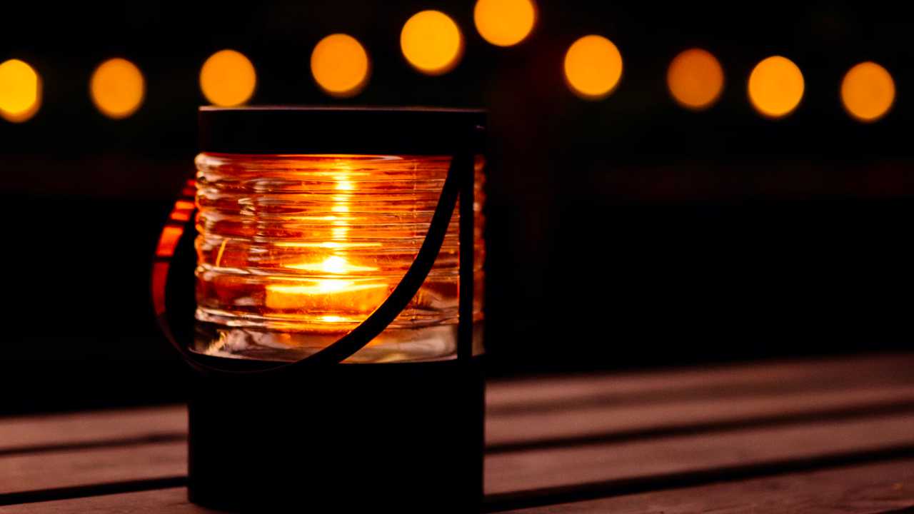 How using Solar Powered Garden lights can transform your garden